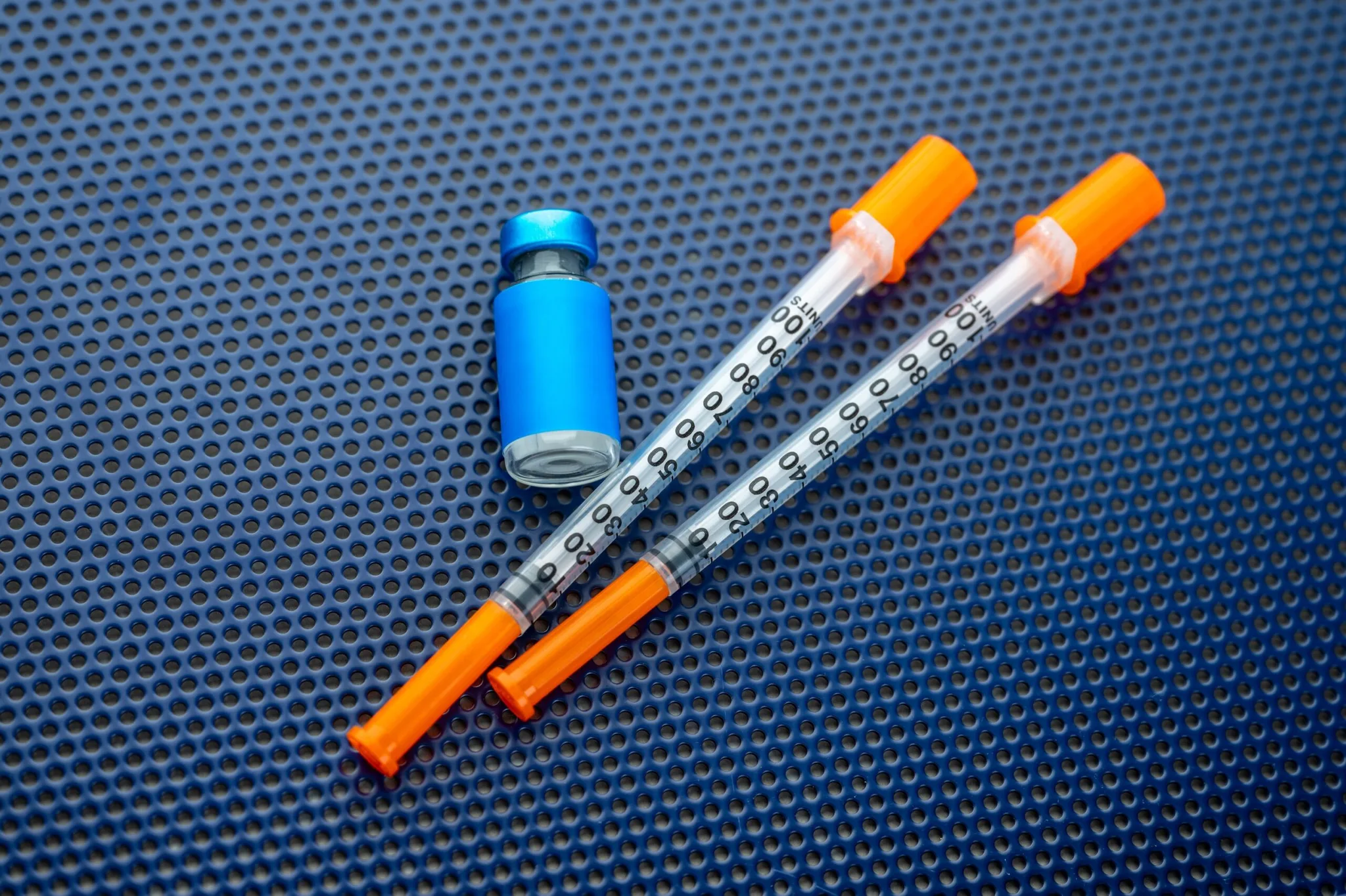 Noom vs. Ro: Differences in GLP-1 Medications, Cost, & Care